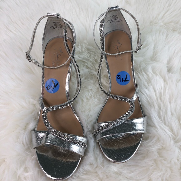 Thalia Sodi | Shoes | Nwt Thalia Sodi Marisol Sliver Heels Sz 75 | Poshmark